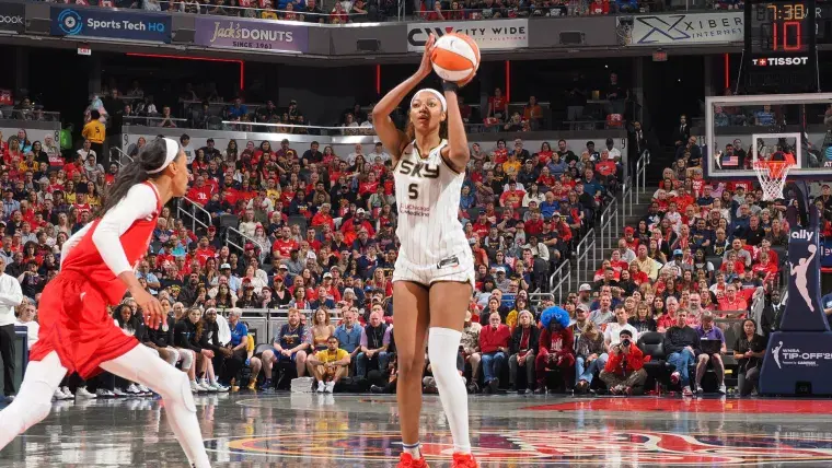 How many points did Angel Reese score today? Full stats, results, highlights from Fever vs. Sky game