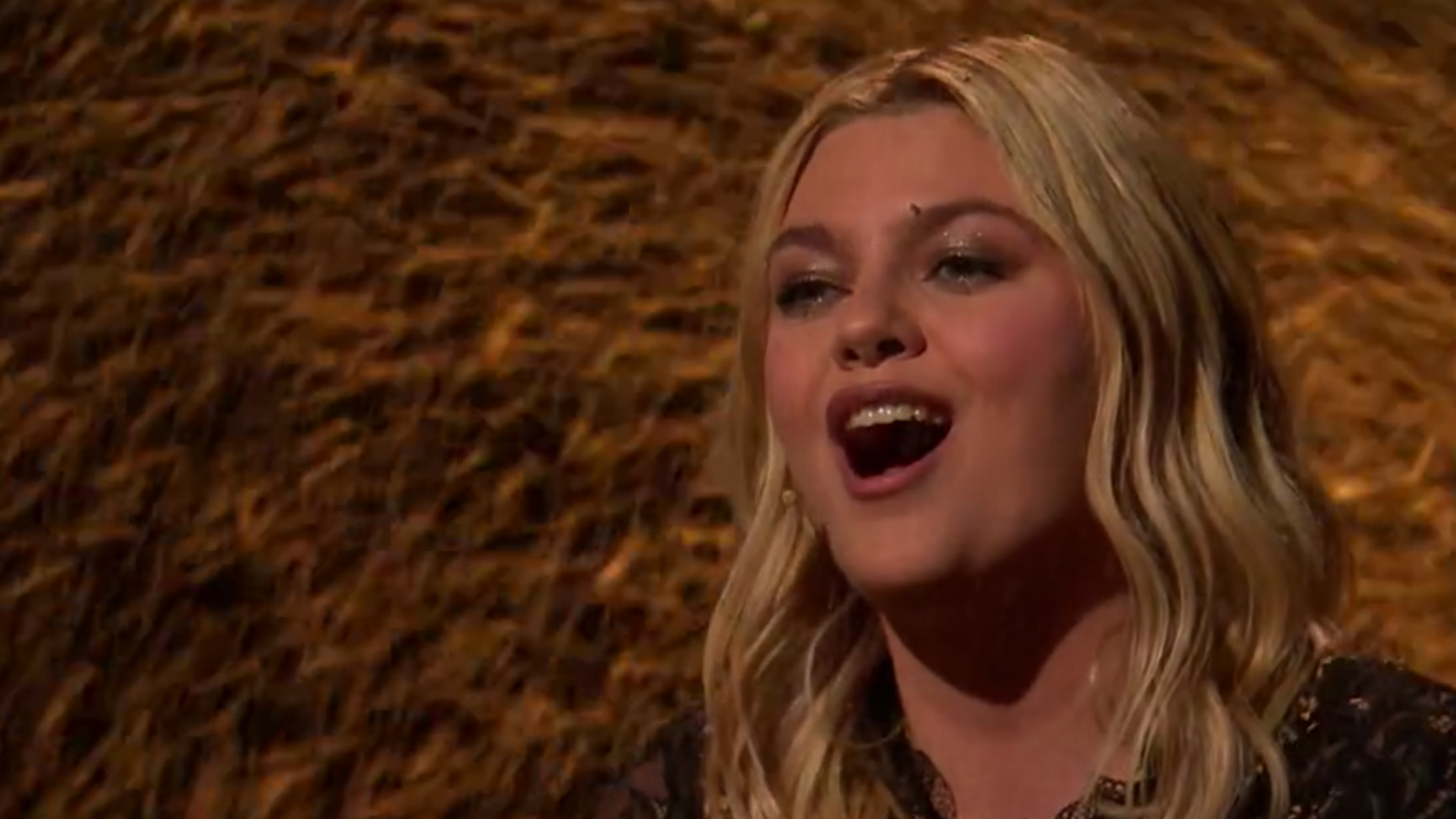 Eurovision 2025 : Louane réussit à « arrêter le temps » avec sa ...