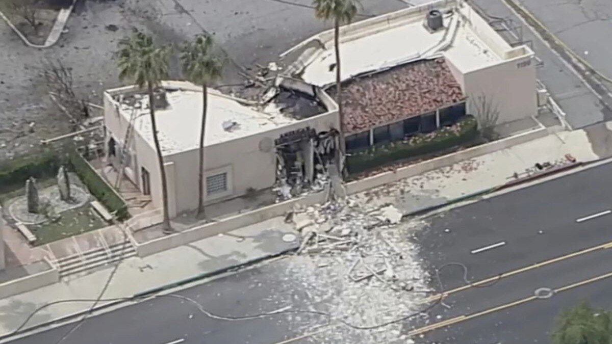 Bomb blast near California clinic kills one; Aftermath caught on video