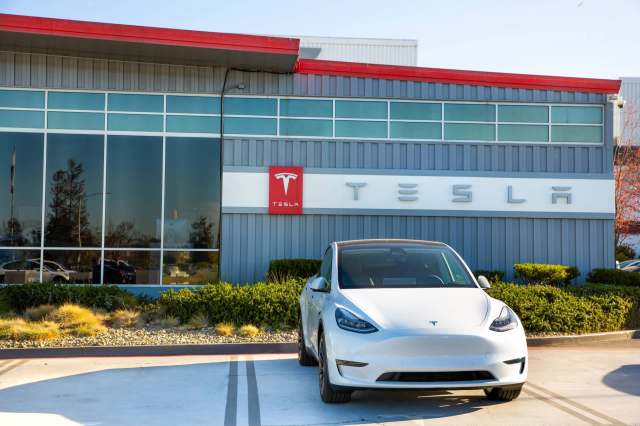 Tesla makes long-awaited announcement about new vehicle that has fans ...