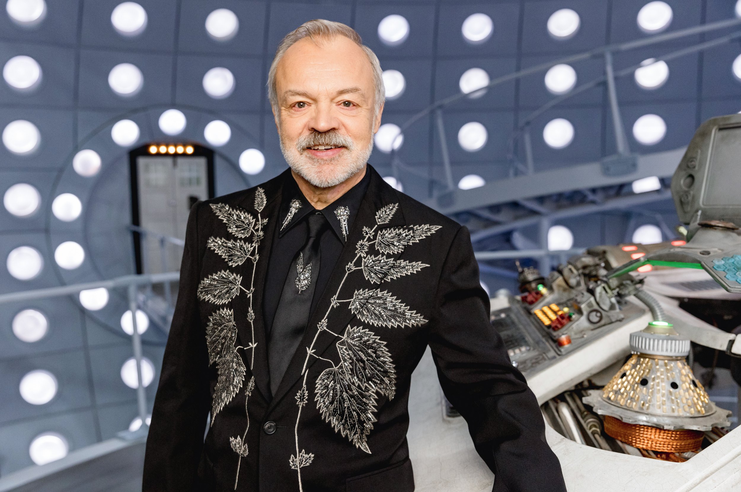 Graham Norton leaves Eurovision viewers in stitches with 'brutal ...