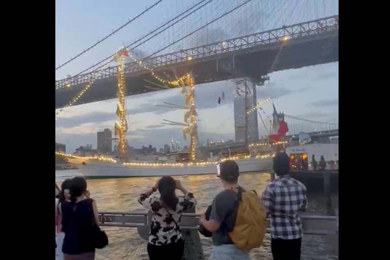 Two people killed and 22 injured after Mexican training ship crashes into Brooklyn Bridge