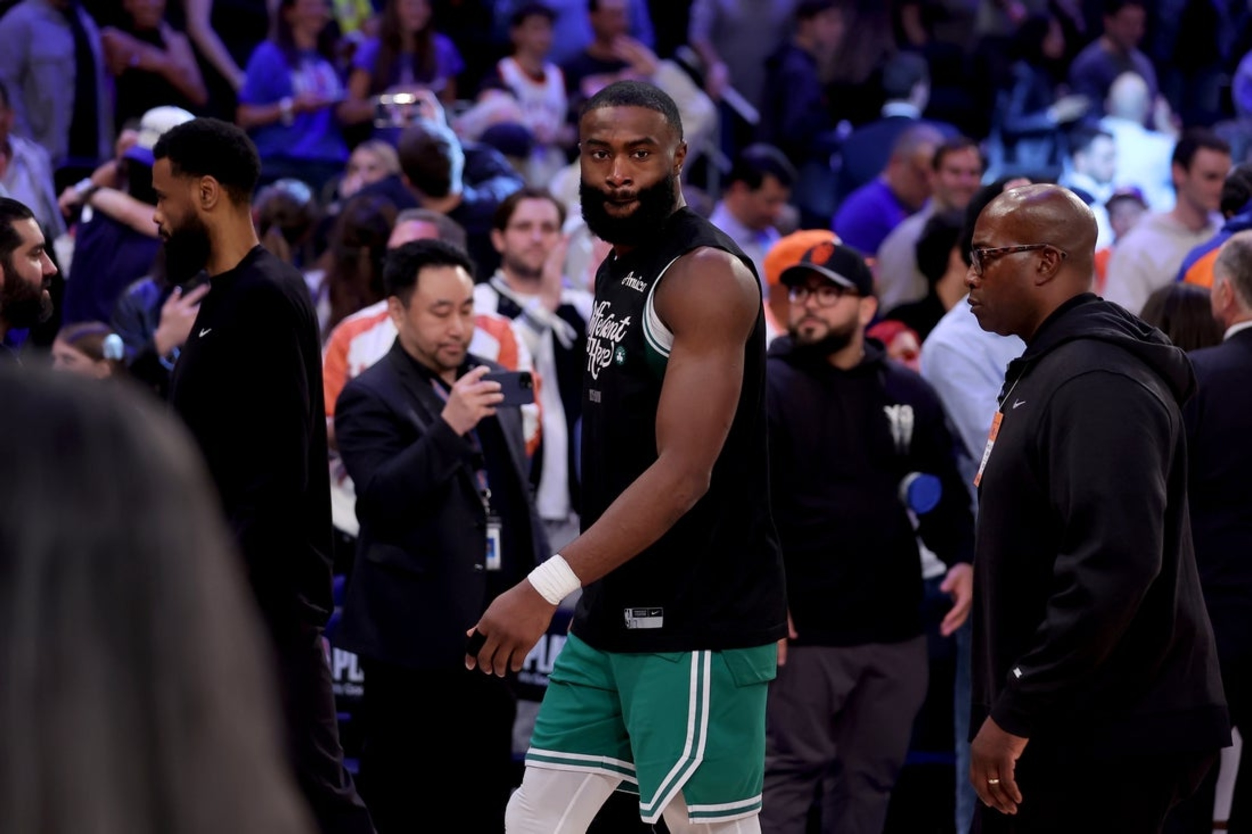 Report: Celtics' Jaylen Brown may need knee surgery