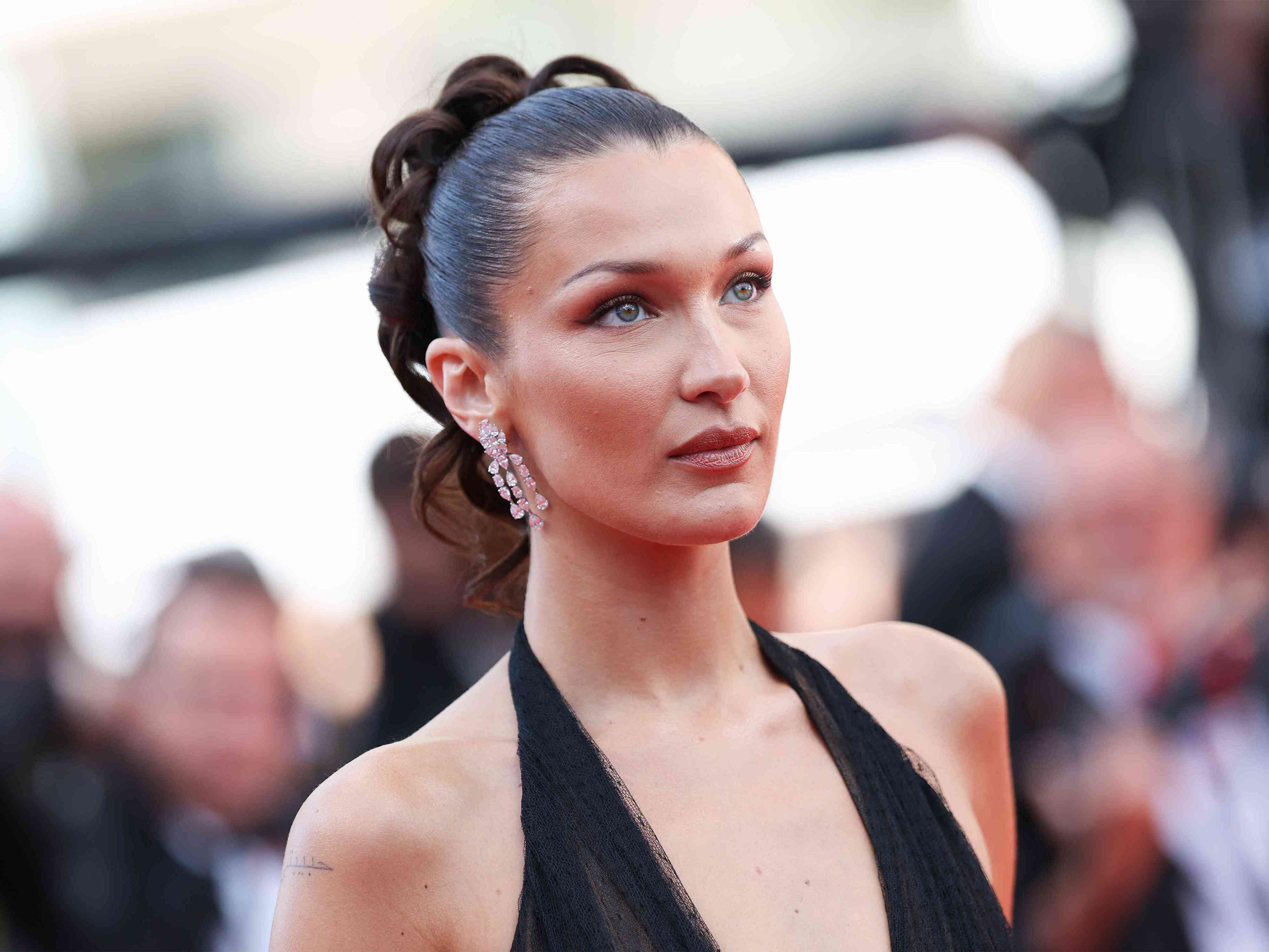 Bella Hadid Says Her “Snatched” Face Is Thanks to a Nicole Kidman-Used ...