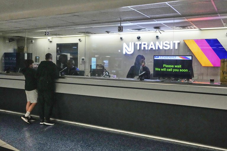 Talks aimed at ending New Jersey Transit rail strike resumed Saturday ...