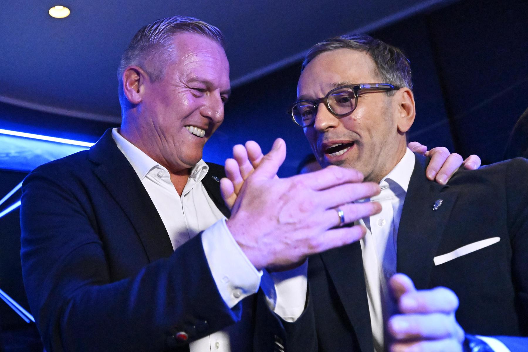 Zwei Seelen in blauer Brust: Wie die FPÖ die Macht erobern will