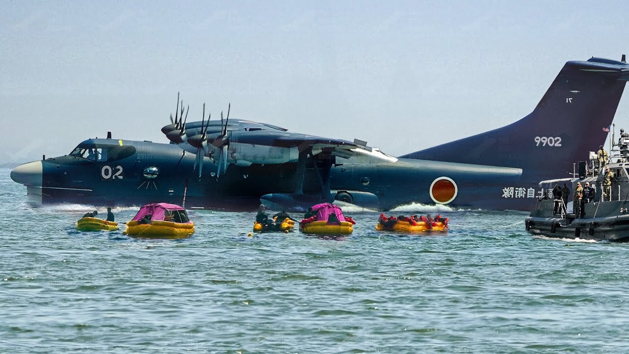 Testing Japan’s Brand New Super Advanced Seaplane in Middle of the Ocean