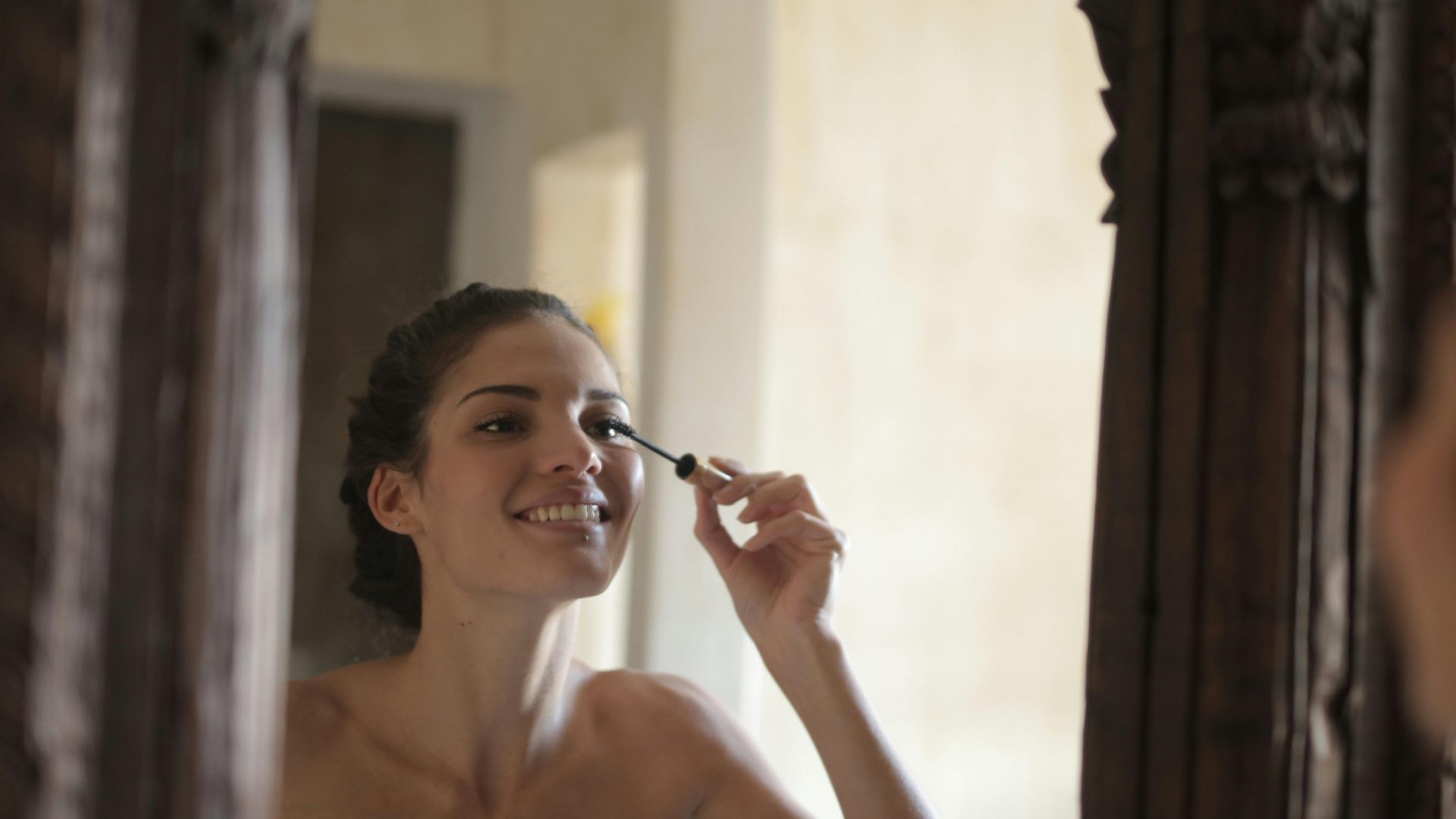 The Brazilian technique that revolutionized mascara application