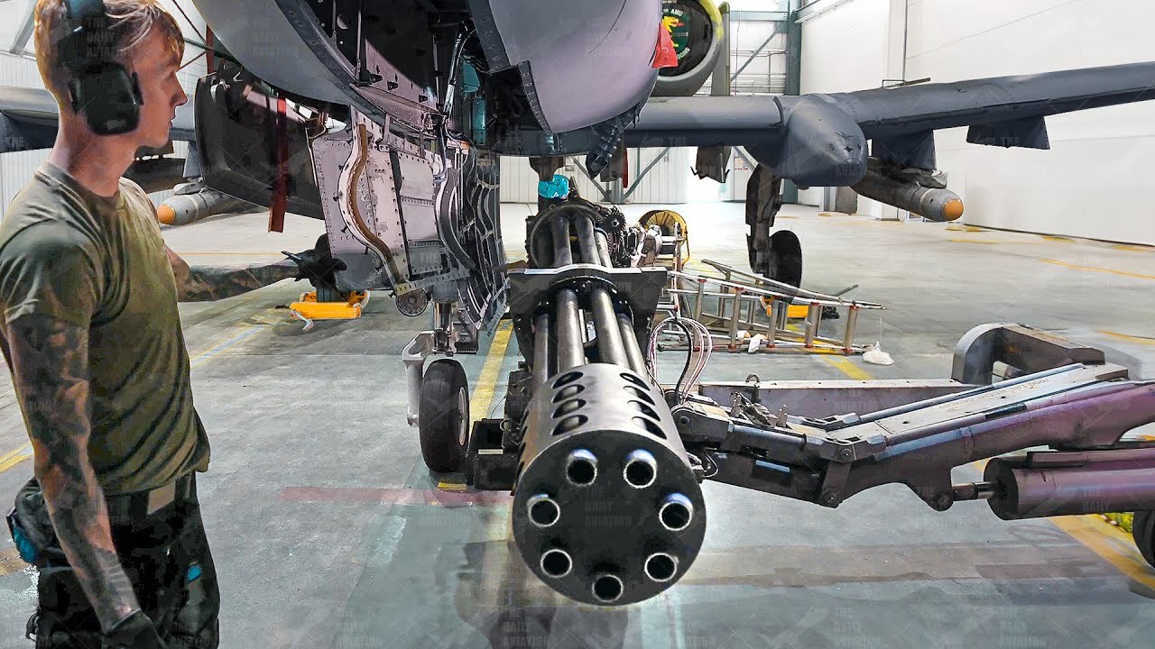 Installing The Most Feared US GAU-8 30mm Cannon Inside A-10