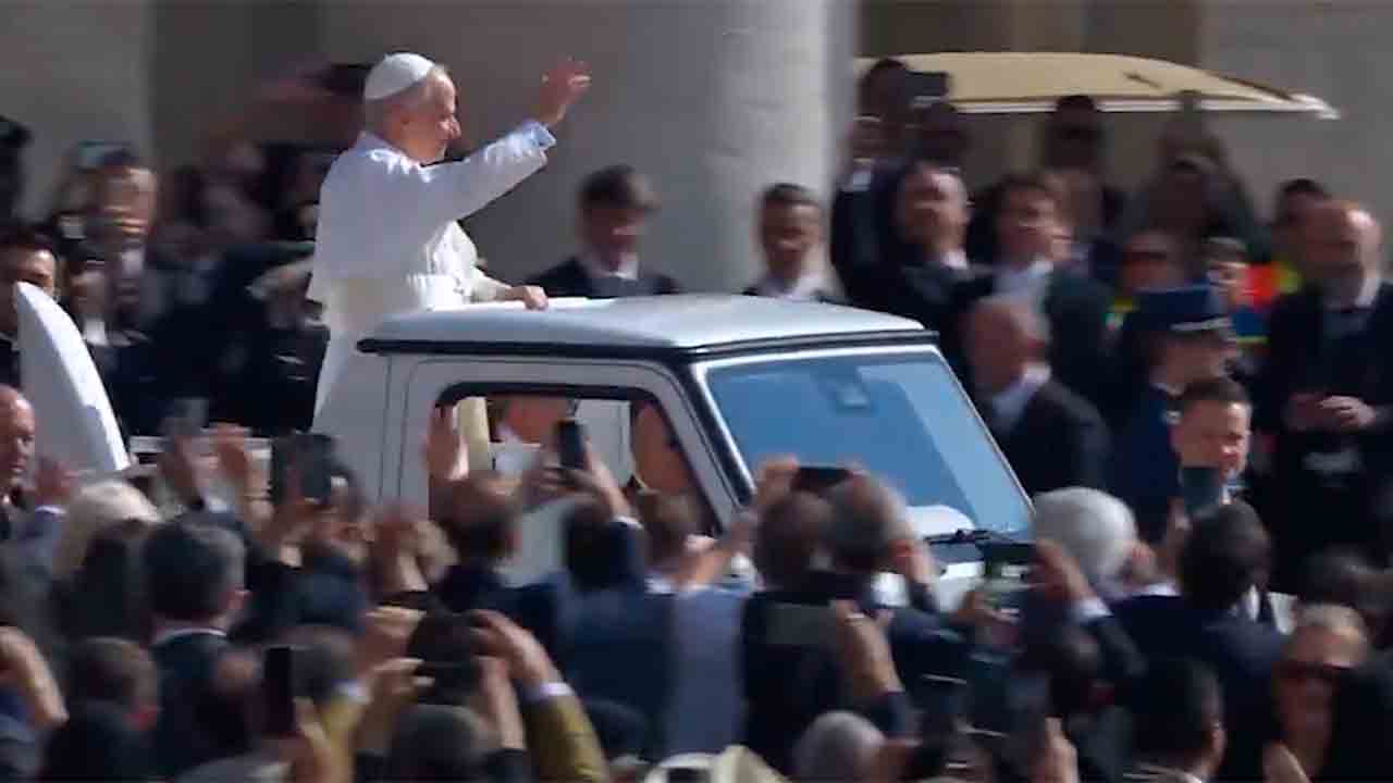 Video: Pope Leo XIV’s First Ride in the Popemobile Moves the Faithful ...