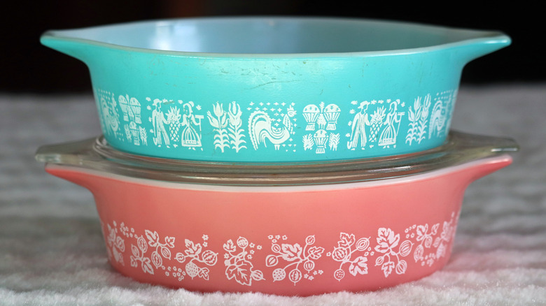 Are Vintage Pyrex Dishes Microwave-Safe? Here's How To Check