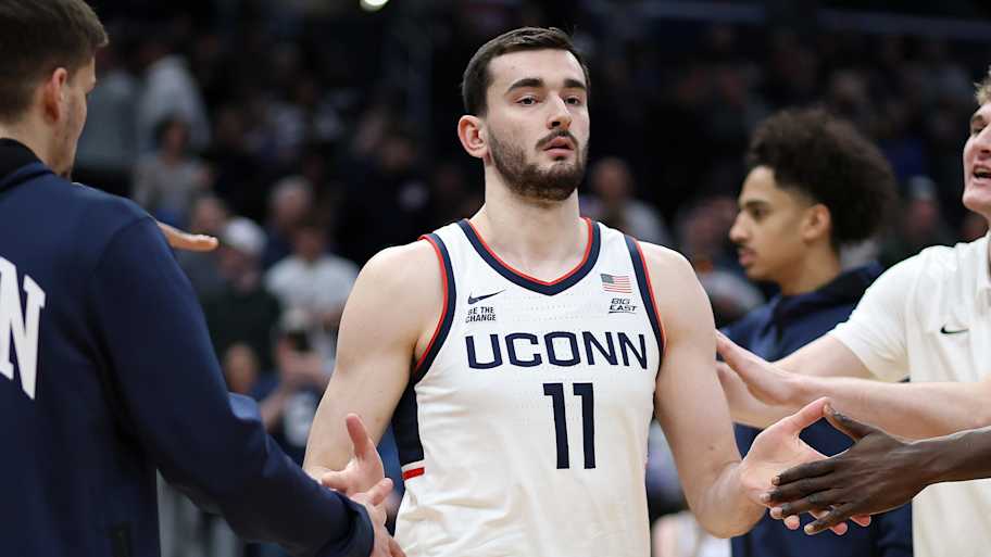 UConn Huskies, Dan Hurley Take Huge Jump In Early Top-25 Rankings