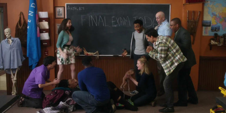 10 Great Ensemble Sitcoms With the Most Unforgettable Casts