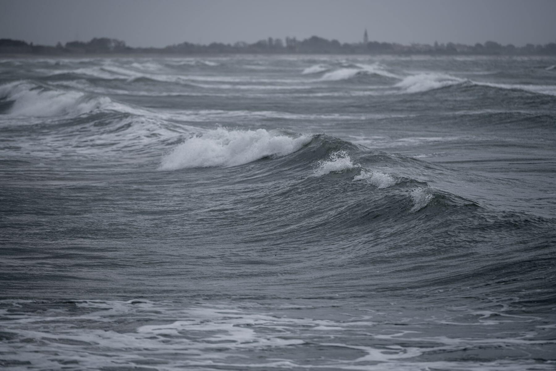 15 types of wind from around the world and what makes them unique