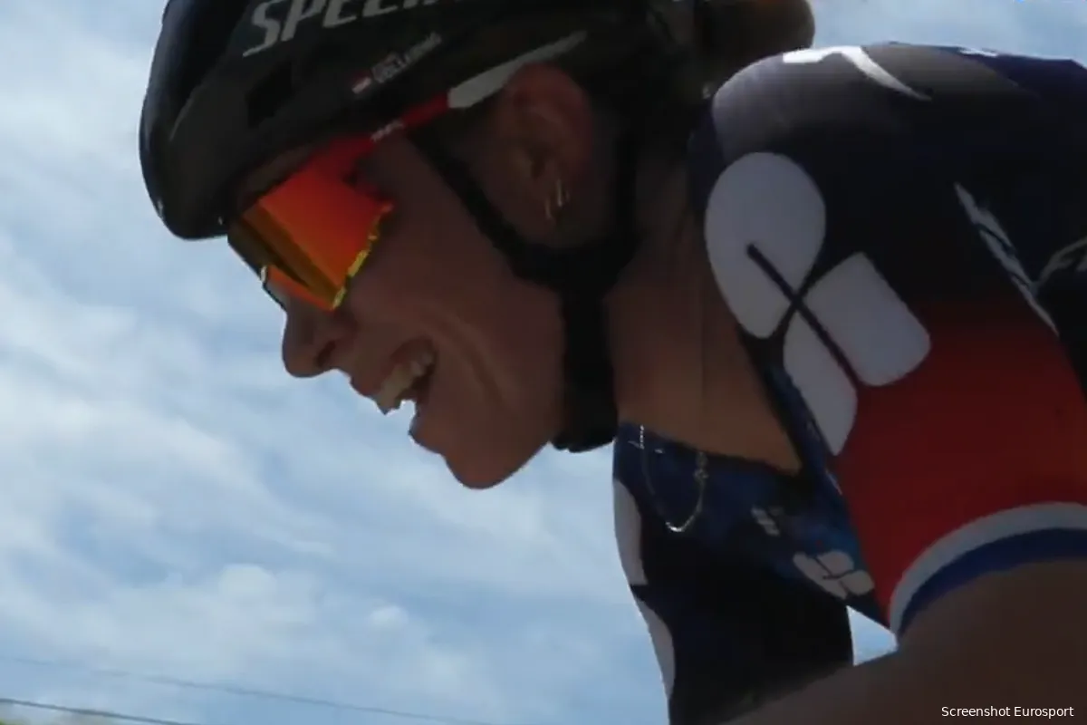 LIVE NK wielrennen 2025 - elite vrouwen | Aanvallen Vos en Vollering ...