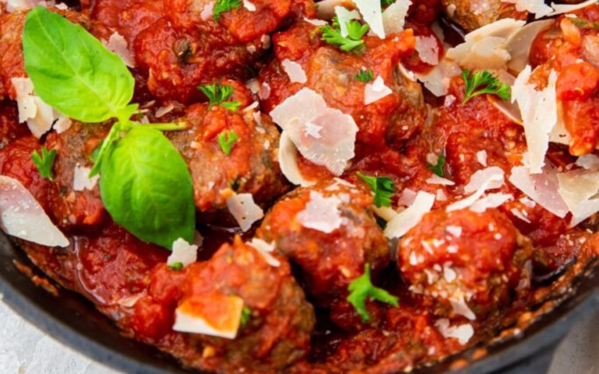 18 Easy and Juicy Meatballs That Make Steak Look Dry and Sad
