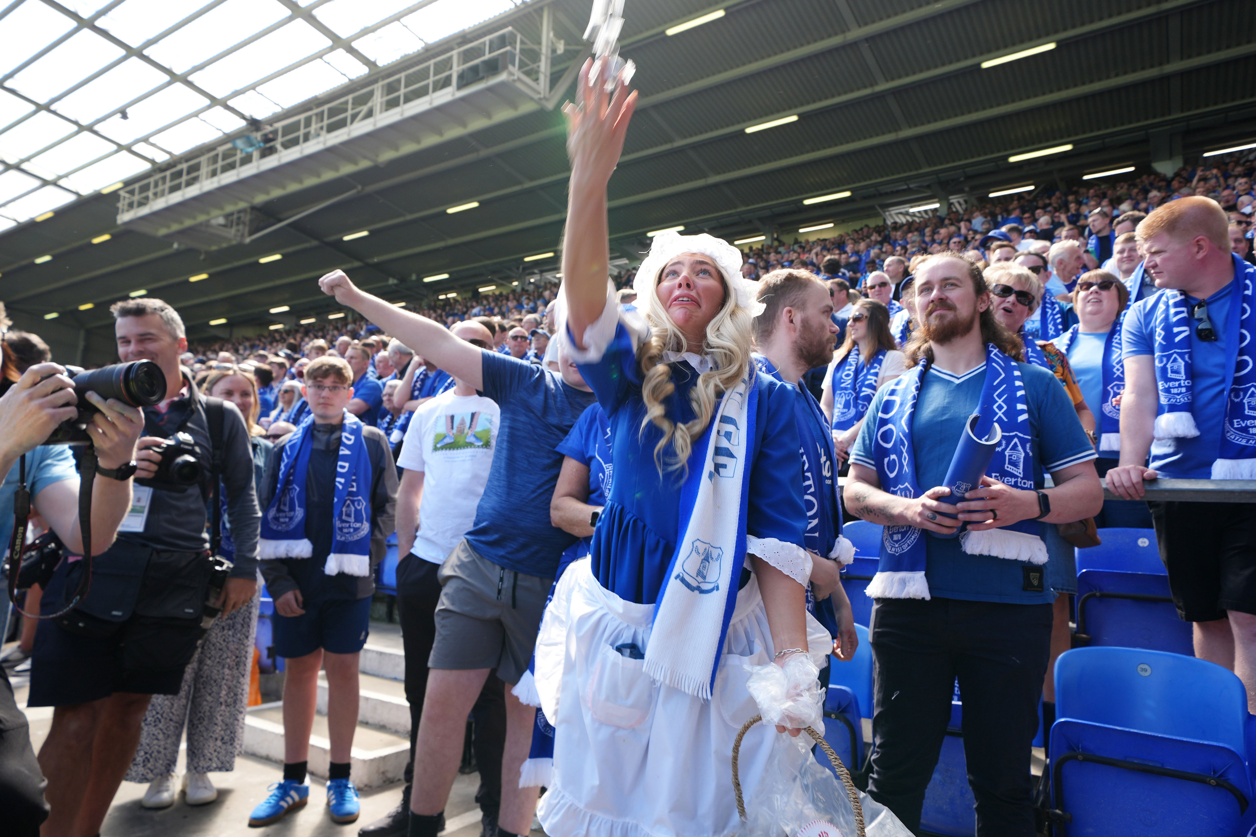 Everton sign off from Goodison Park with emotional win over Southampton