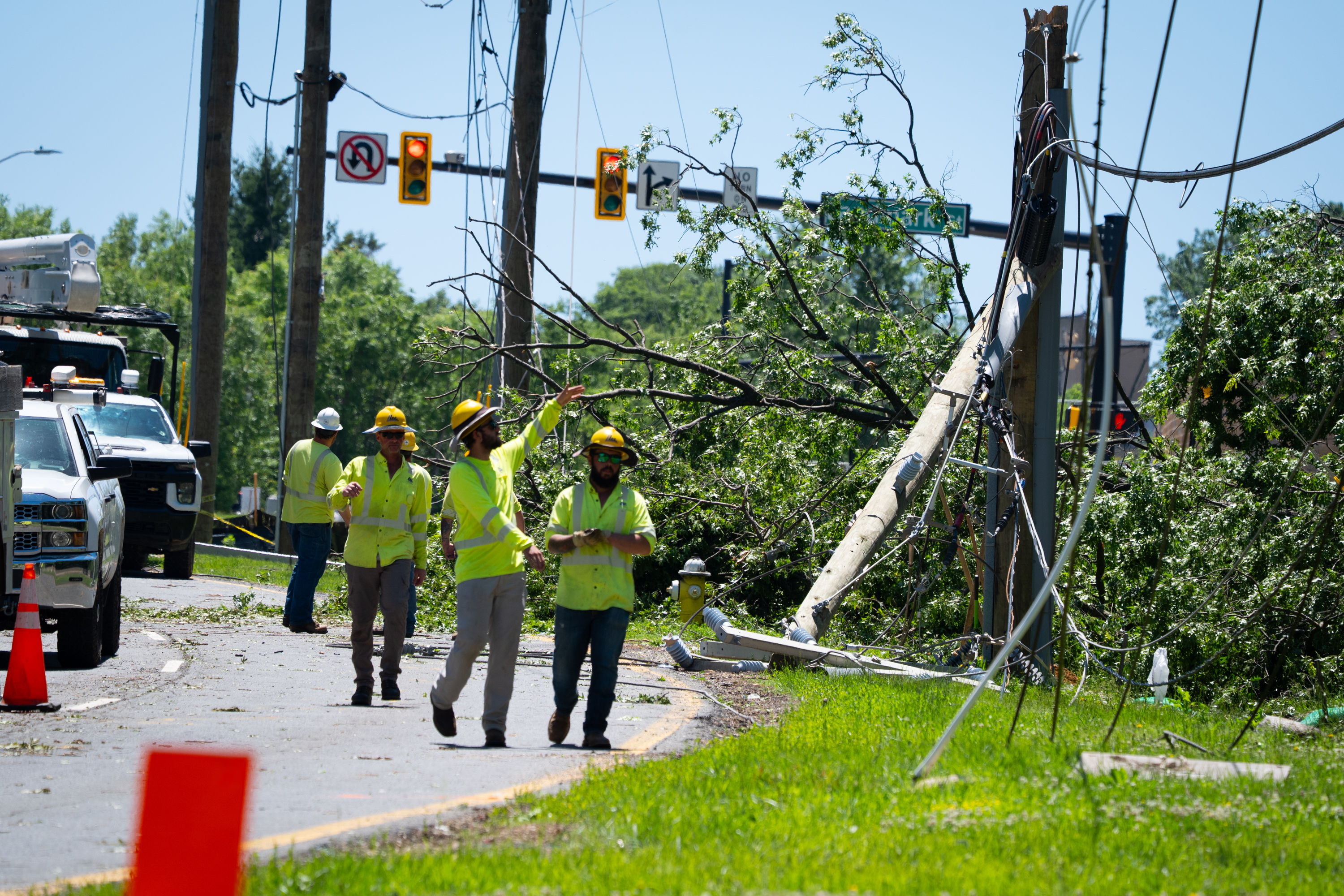 Power still out for thousands in DC area after deadly storms