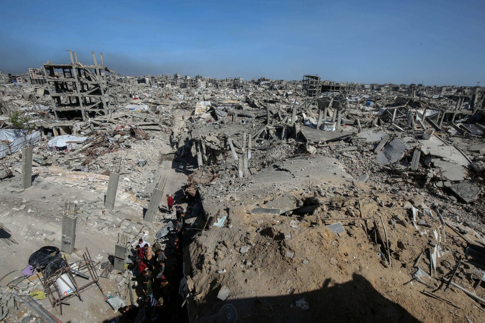 Gaza, media “25 palestinesi morti dall’alba negli ultimi raid israeliani”