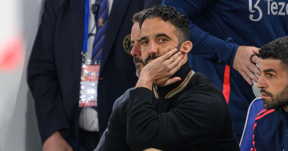 Man Utd hero slams ‘disgusting’ treatment of Red Devils star after ...