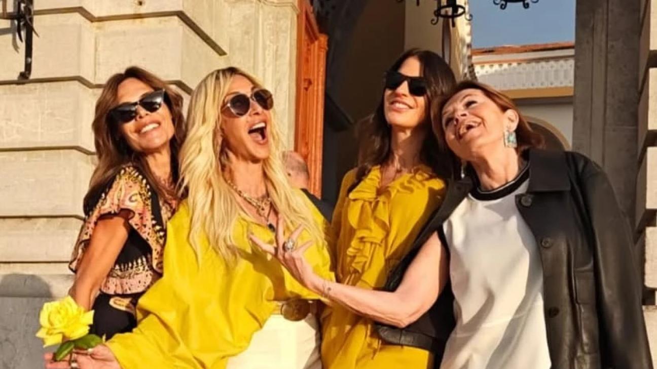 Γιάννης Κούστας, Δήμητρα Μέρμηγκα: Στην αρχοντική Σύμη βάφτισαν τον γιο ...