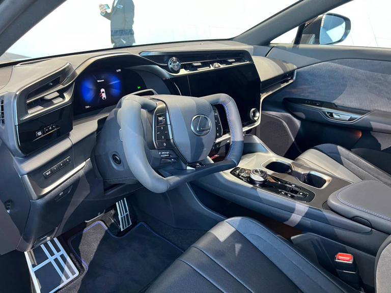 Vi har sjekket ut nye Lexus RZ 500e og 550e