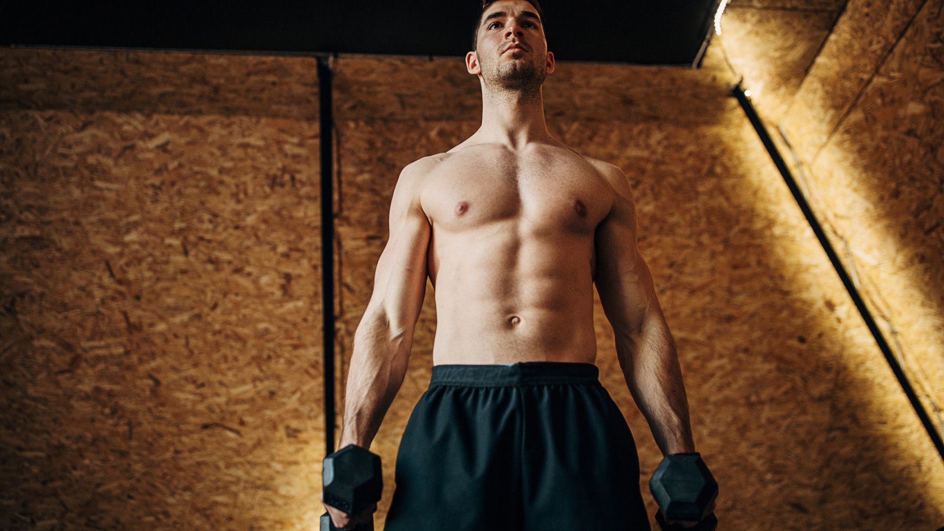 No plank needed – build a stable core with this 8-minute upright ab workout