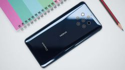 Nokia AMOLED vs iPhone OLED: Duel Layar yang Bikin Kamu Bingung Milih!