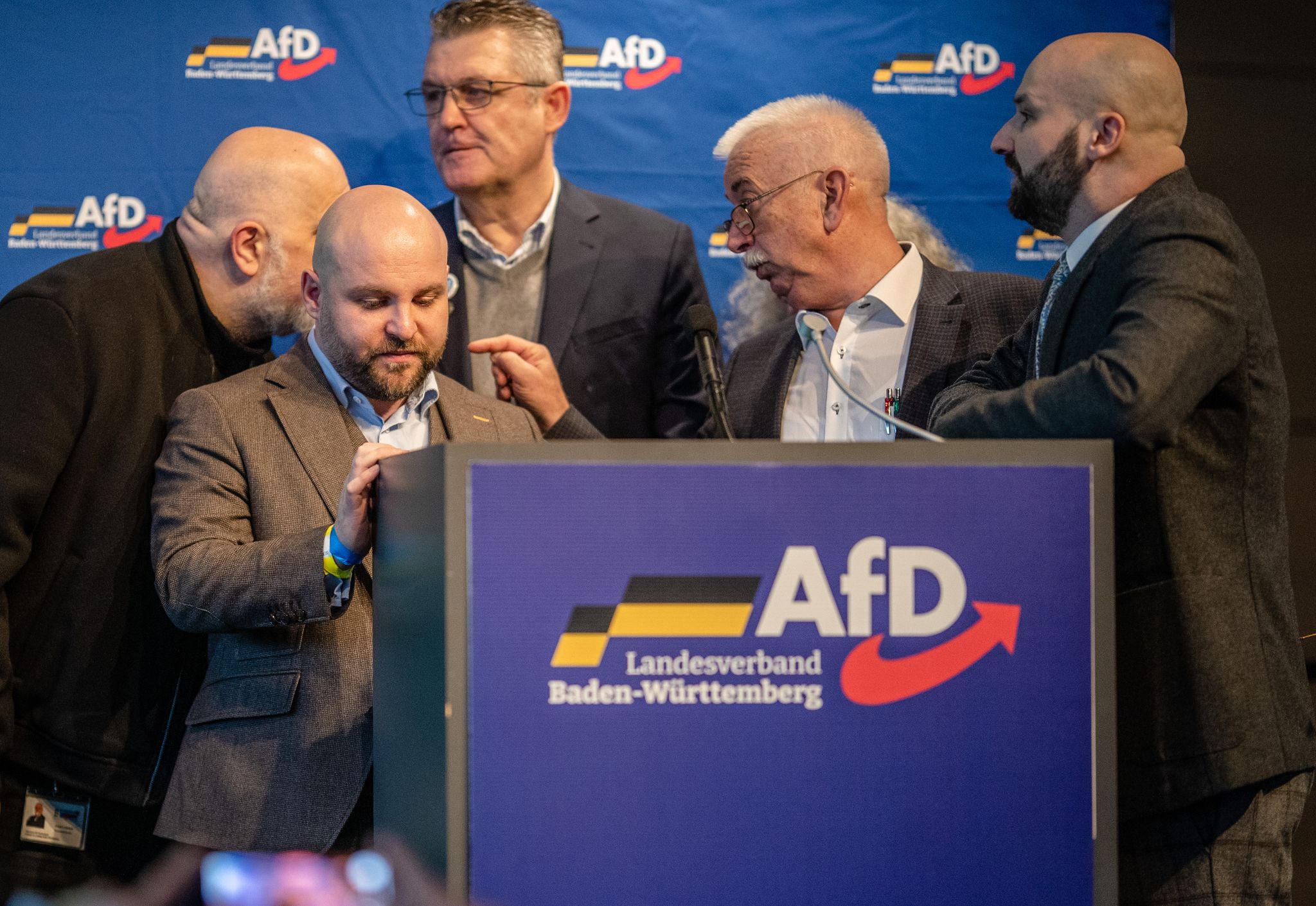 Streit um Chaos-Parteitag der AfD landet vor Gericht