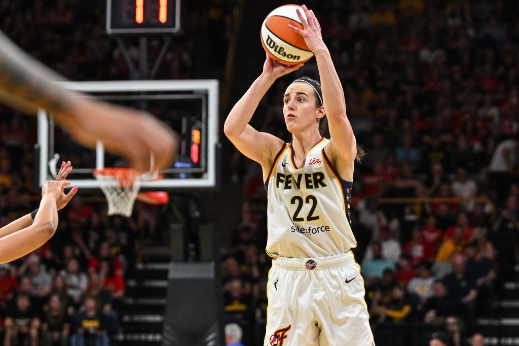 Caitlin Clark hits insane 36-foot 3-pointer in Iowa return with Fever ...
