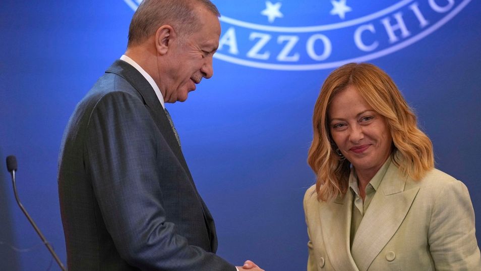Πώς η Τουρκία επιχειρεί να «τρυπώσει» στην άμυνα της ΕΕ μέσω Ιταλίας