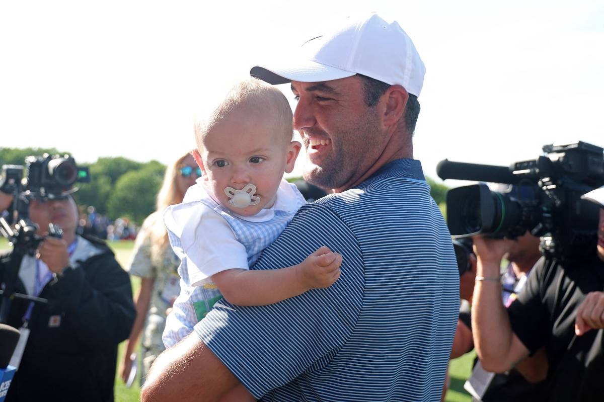 Scheffler ties 72-hole PGA record