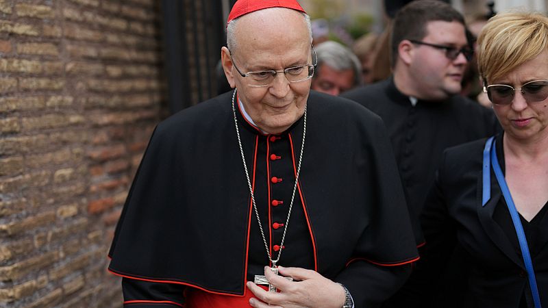 Cardinal Erdő leads mass before Papal Conclave"