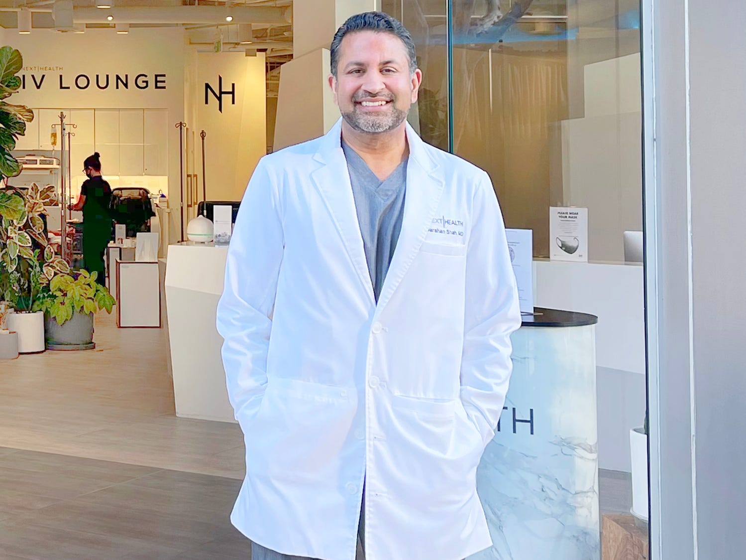 6 supplements a longevity doctor who lost 50 pounds takes every day