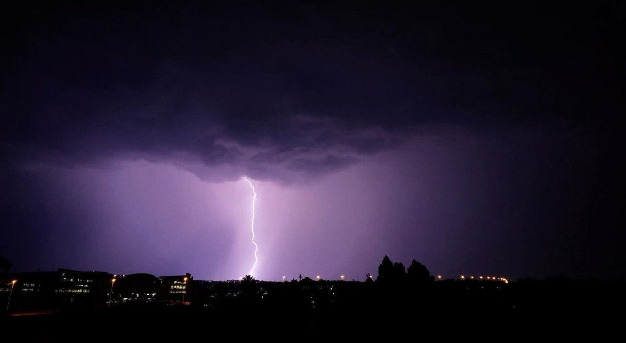 Fulmini e tuoni a Roma, sveglia con "spavento" nella Capitale