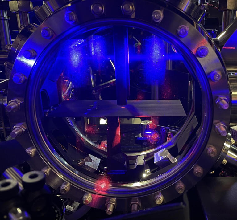 Hours-long continuous lasing achieved using laser-cooled strontium atoms