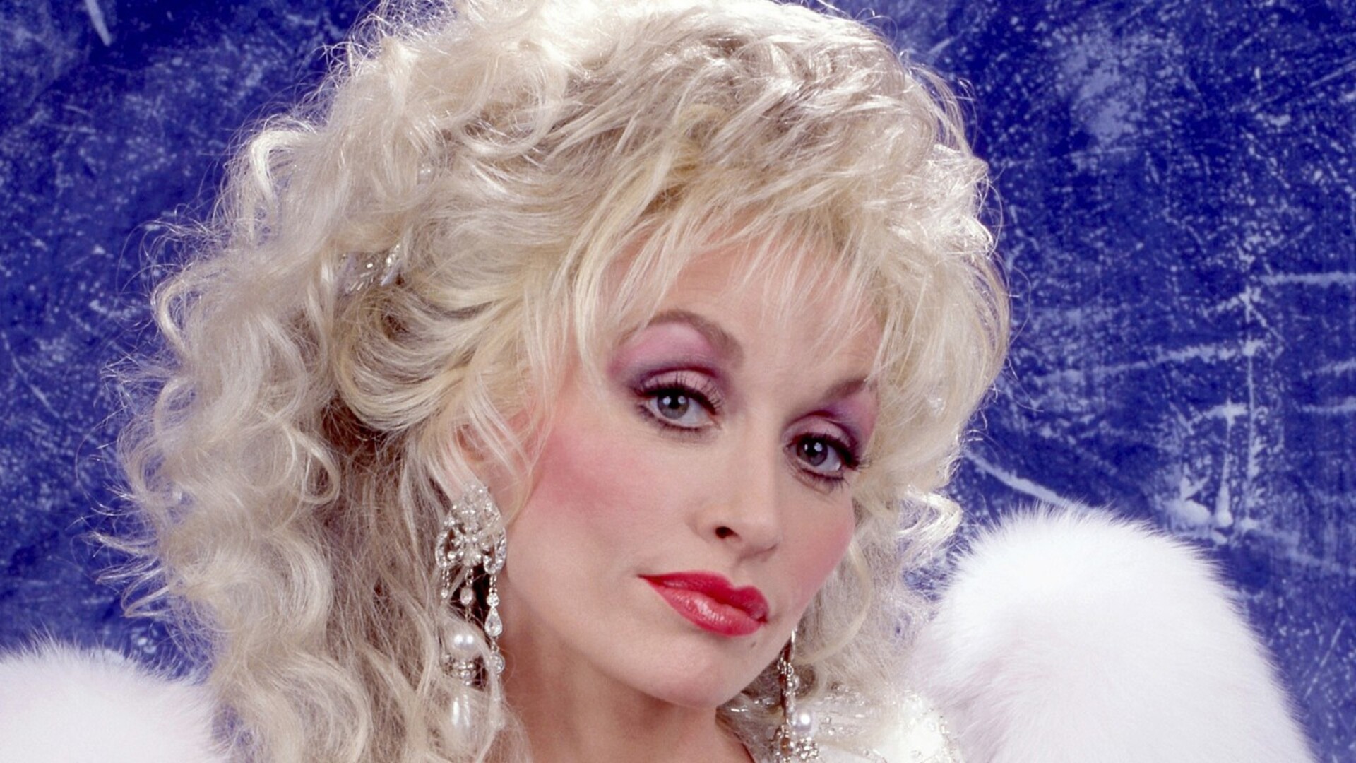 Dolly Parton's Transformation Has People Looking Twice