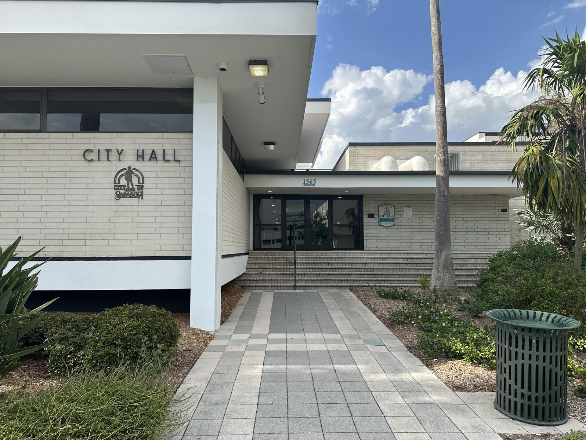 City to implement gateless parking garage system, extended enforcement ...