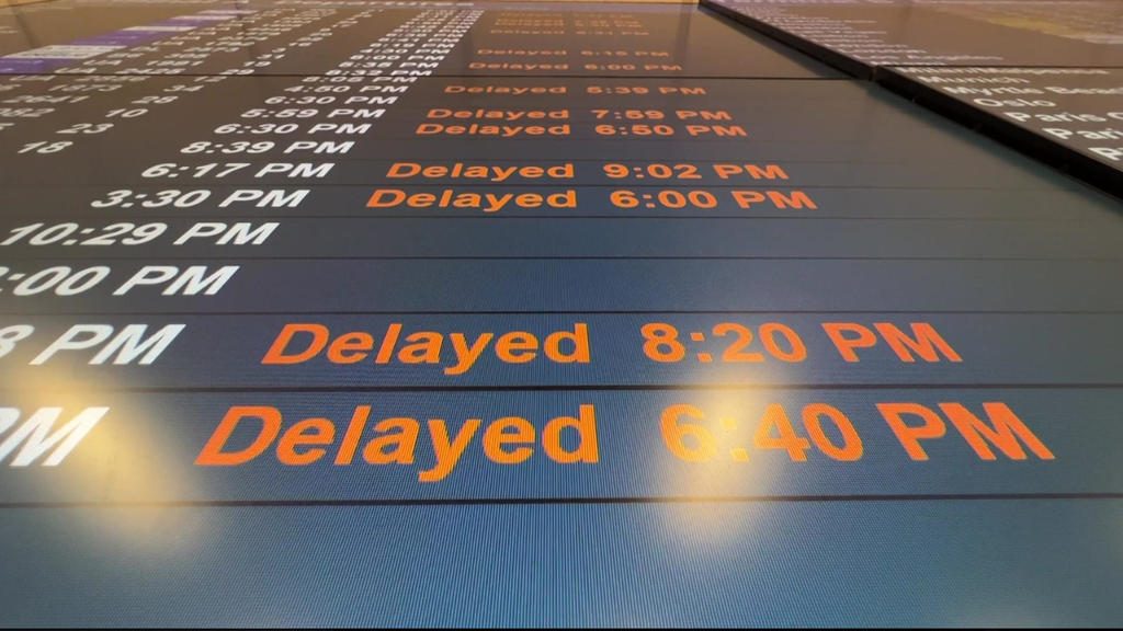 As Newark Airport delays stretch into another week, Schumer calls for ...