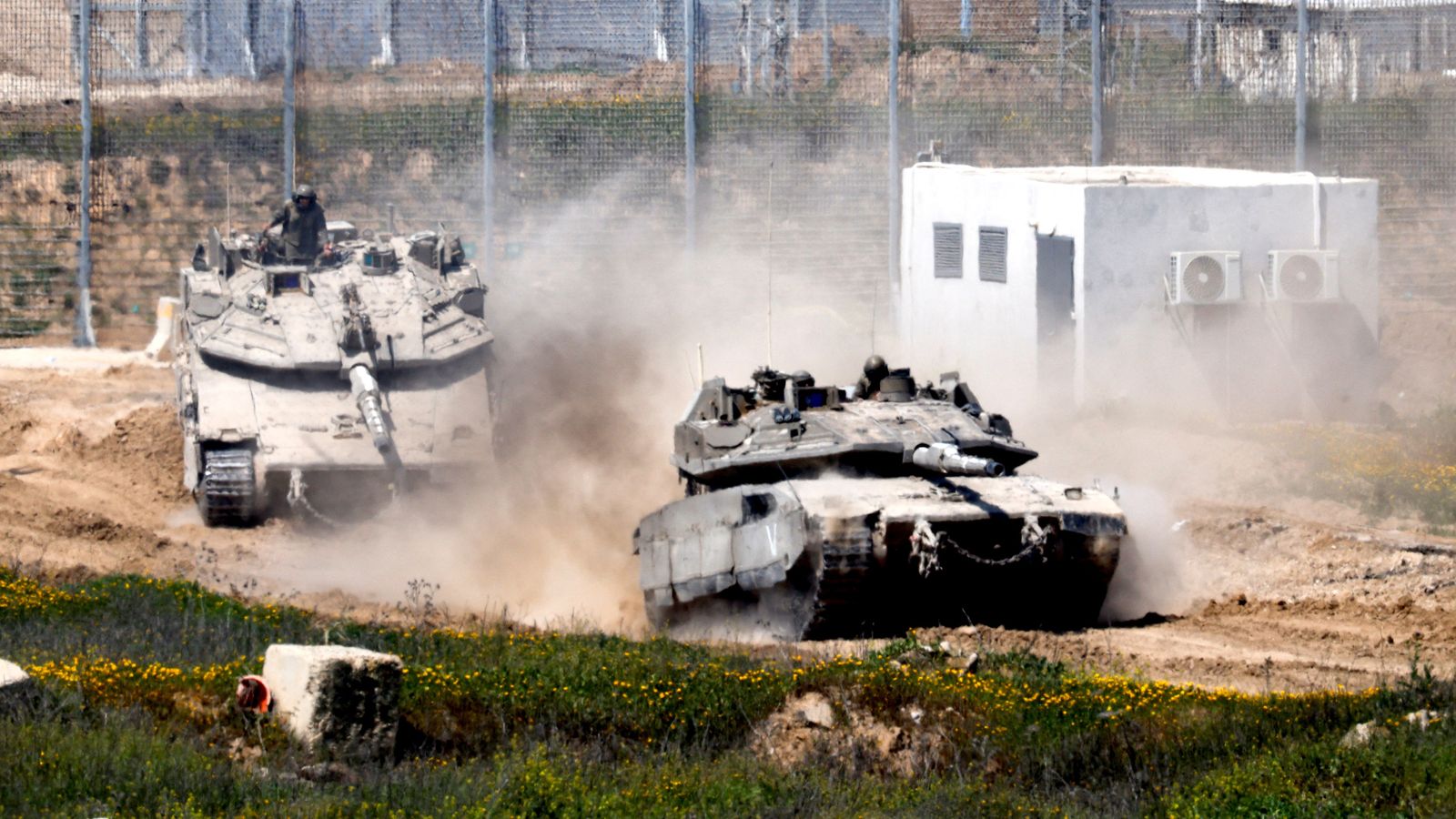 Israel approves plans to 'capture and hold' Gaza indefinitely