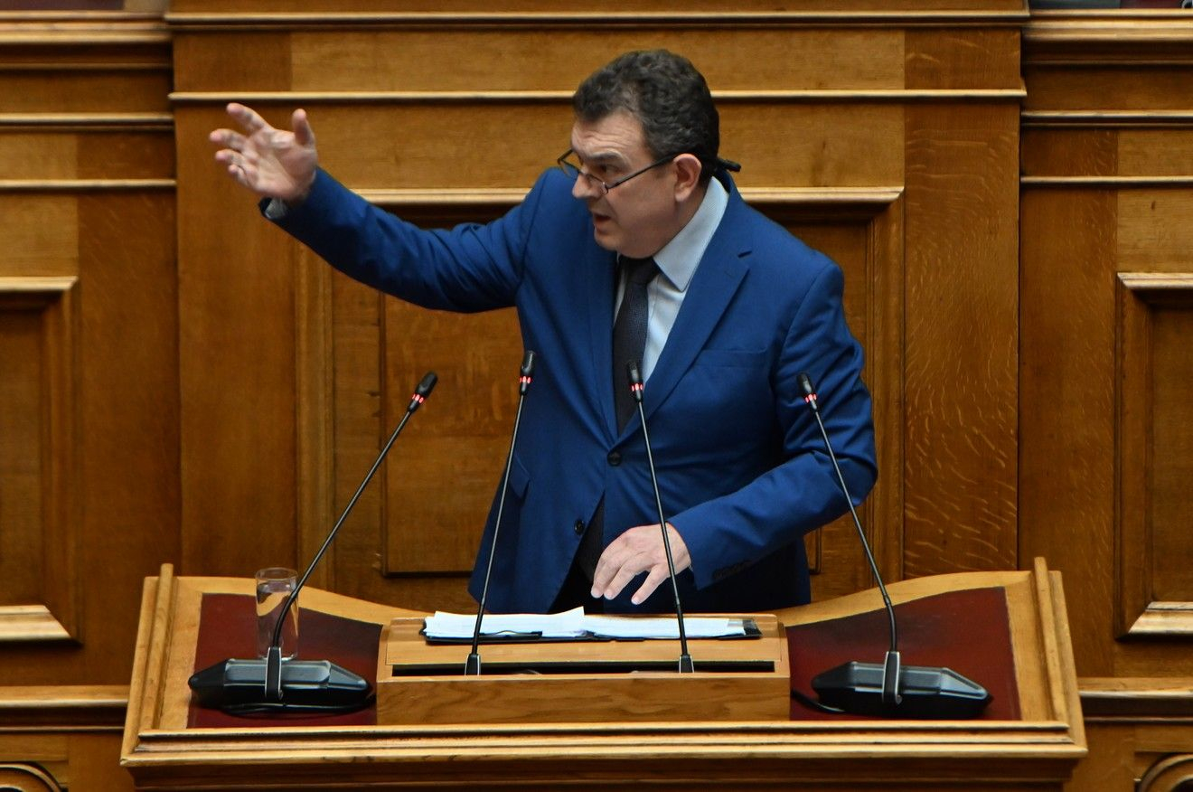 Νίκος Παπαδόπουλος: Η ΝΙΚΗ διαγράφει τον βάνδαλο βουλευτή της Εθνικής ...