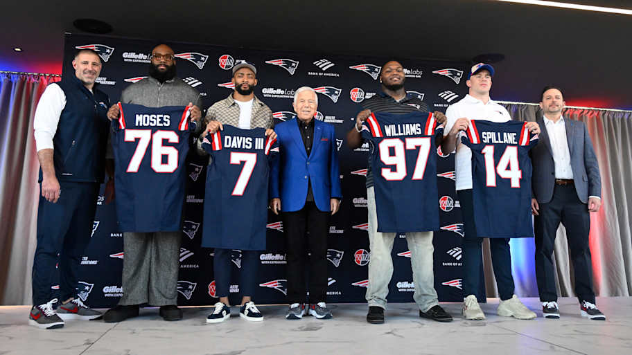 Breaking Down Patriots' Depth Chart Ahead of OTAs