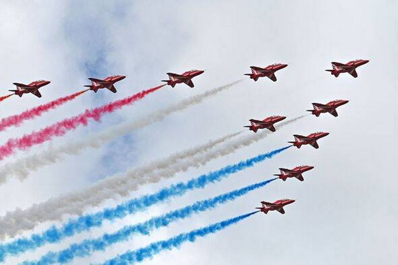 Red Arrows over more of Surrey as VE Day flypast route updated - when ...