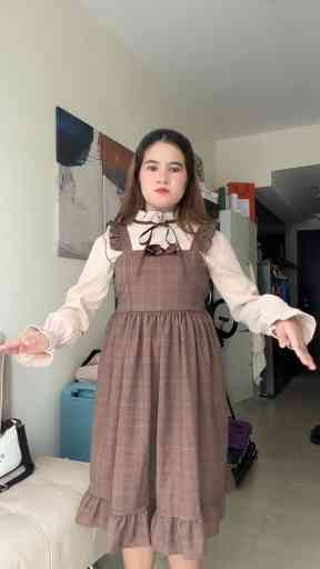 Mastering the Arm Wave With Robie Doll