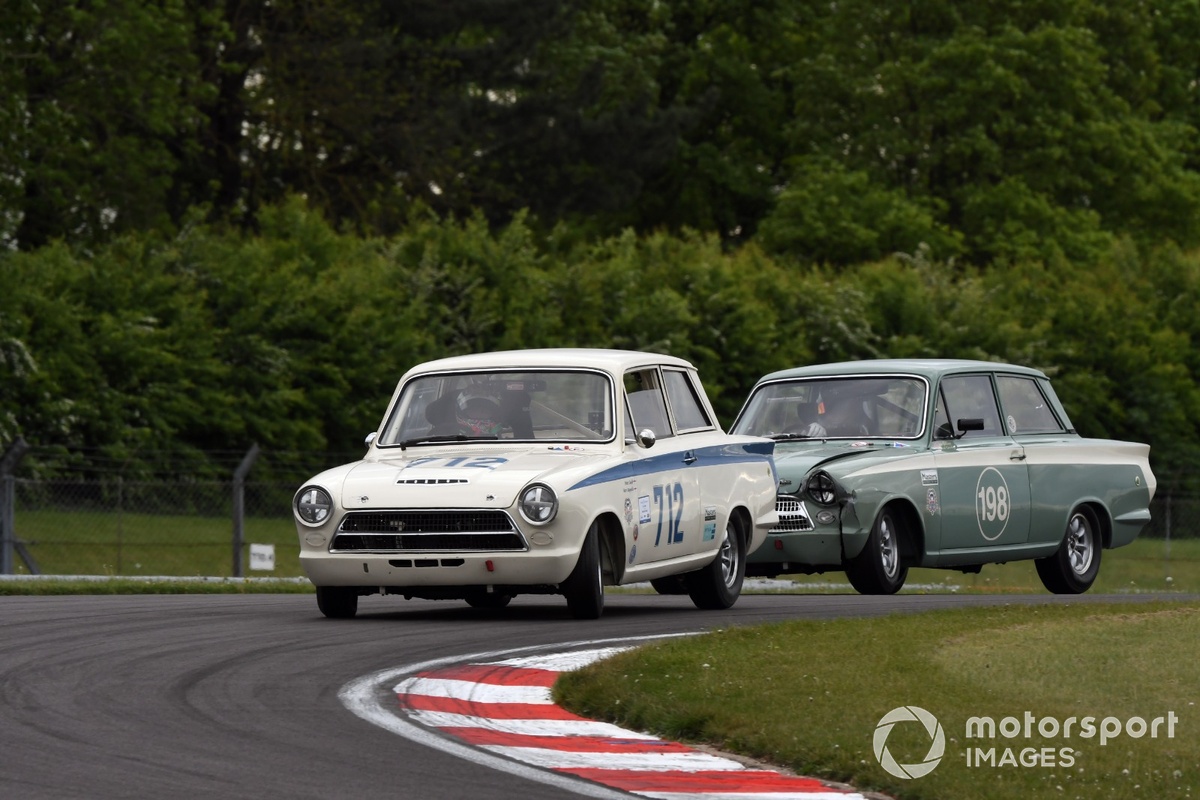 F4 racer Reynolds scores remarkable Cortina win at Donington Historic ...