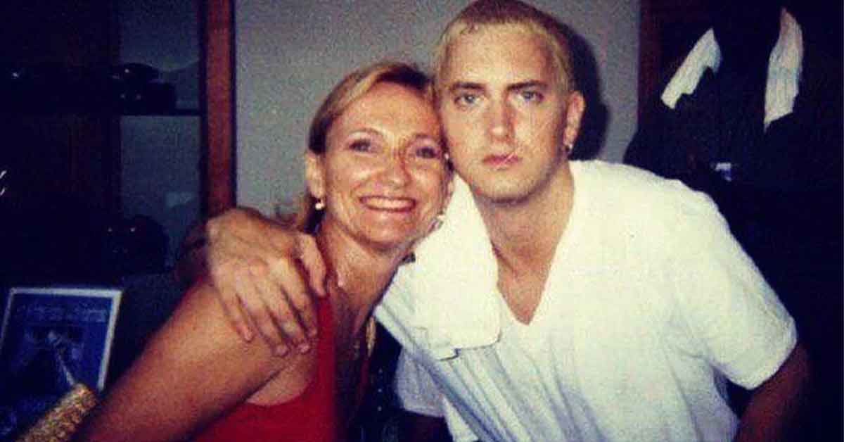 20 Photos Of Generation X Doing Its 90s Thing