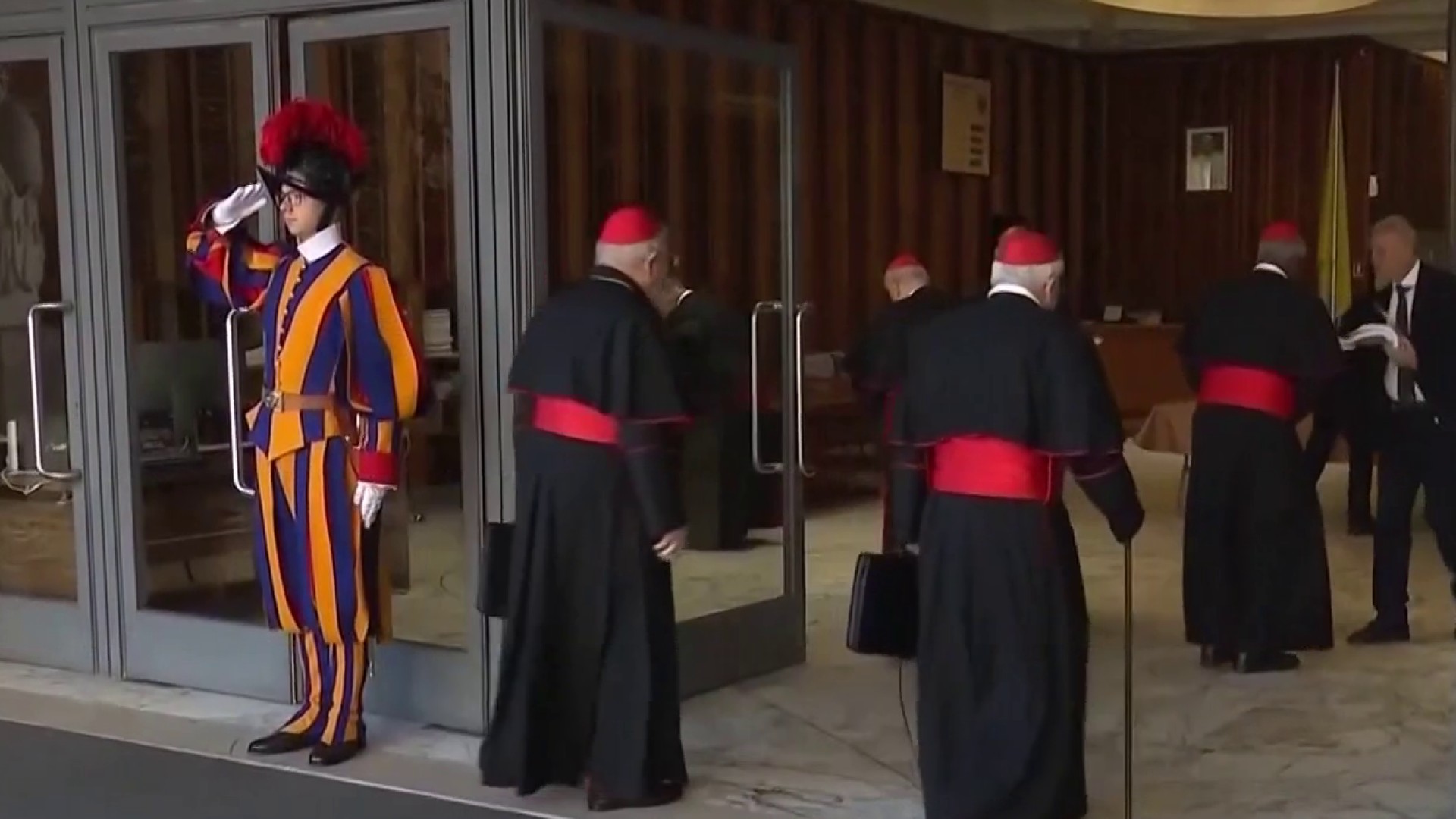 Vatican staff take oath of secrecy ahead of conclave
