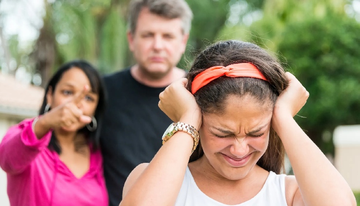 5 Big Signs You Have Emotionally Manipulative Parents