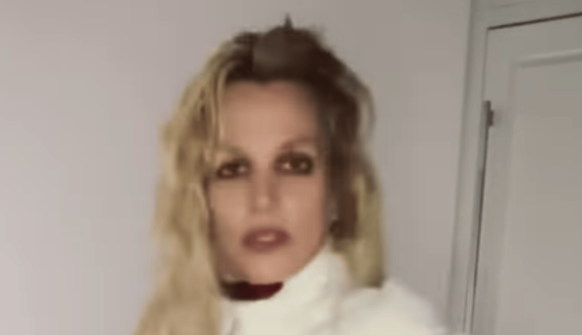 Britney Spears 'about to lose her mind' as she hasn't left the house in ...