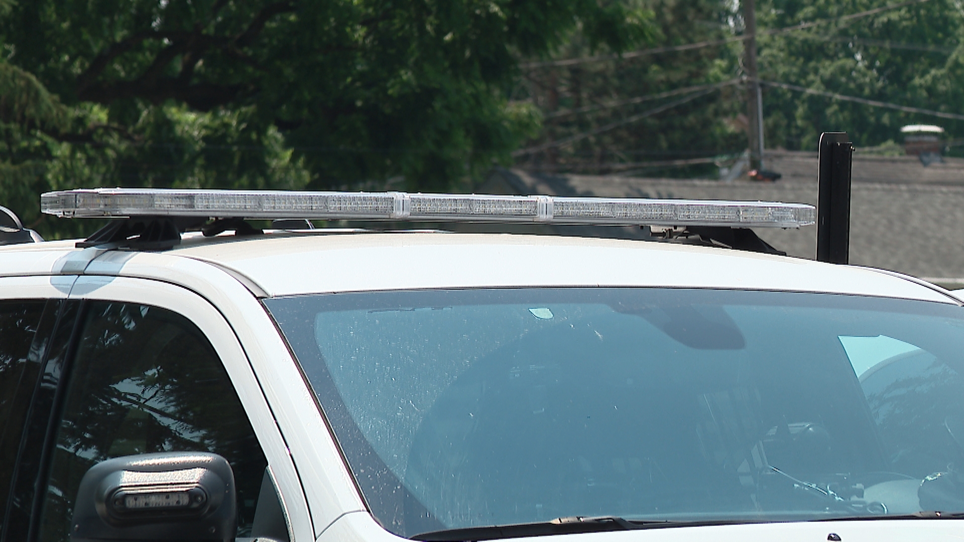 Police: 1 critically injured in South Linden shooting